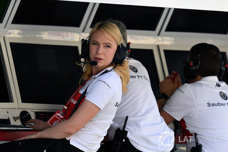 Meet the women making the strategic decisions in Formula One – Fast and ...